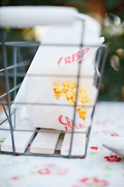 Reminisce...: DIY beverage/ popcorn stand
