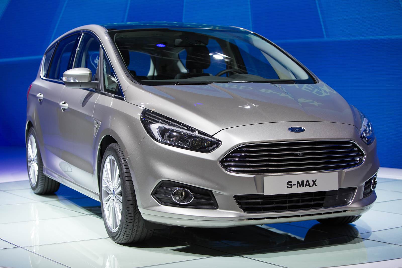 JORNAL PONTO COM: Ford apresenta o S-Max no Salão do Automóvel de Paris
