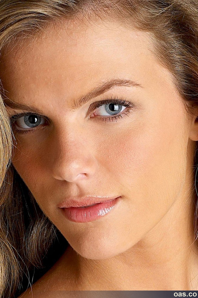 Brooklyn Decker Photos