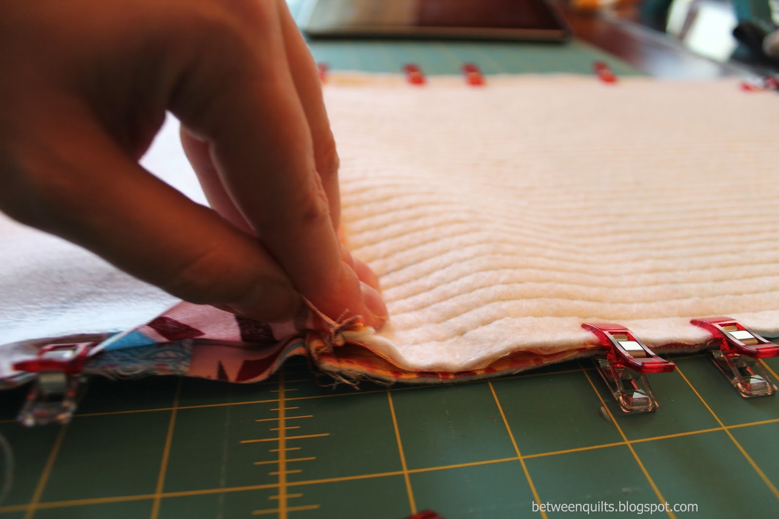 Between Quilts: Tutorial: Tablet Carrying Case