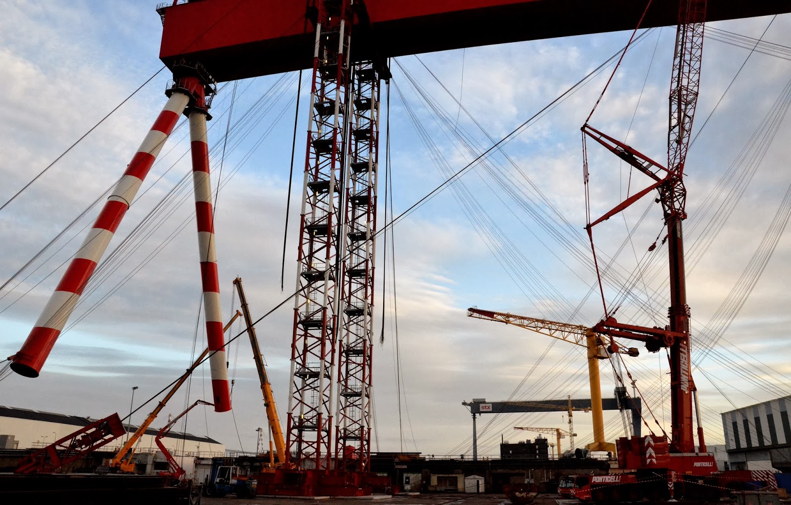 photo-horizons: nouveau portique STX saint nazaire