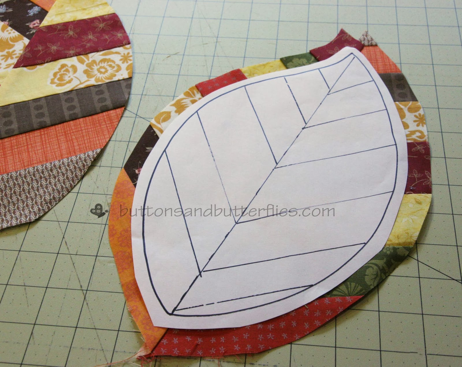 Buttons and Butterflies: Quilted Leaf Potholders {Tutorial}