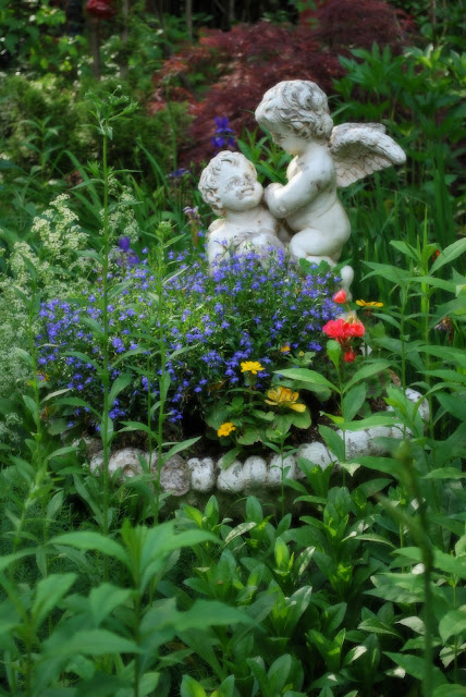 Capers of the Vintage Vixens: June 2011