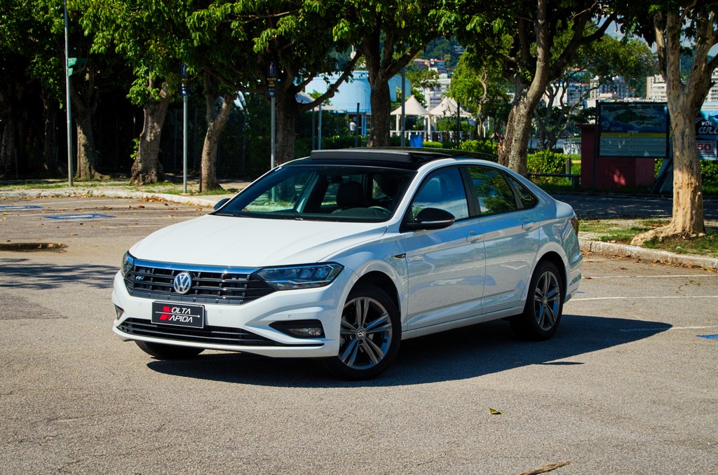Volta Rápida: 2019 Volkswagen Jetta R-Line 1.4 AT6; a vida começa aos ...