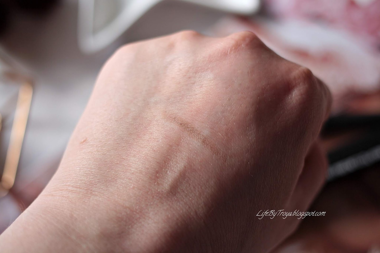 Review:: MAC Brow Sculpt Brow Pencil Omega - Troya's Land