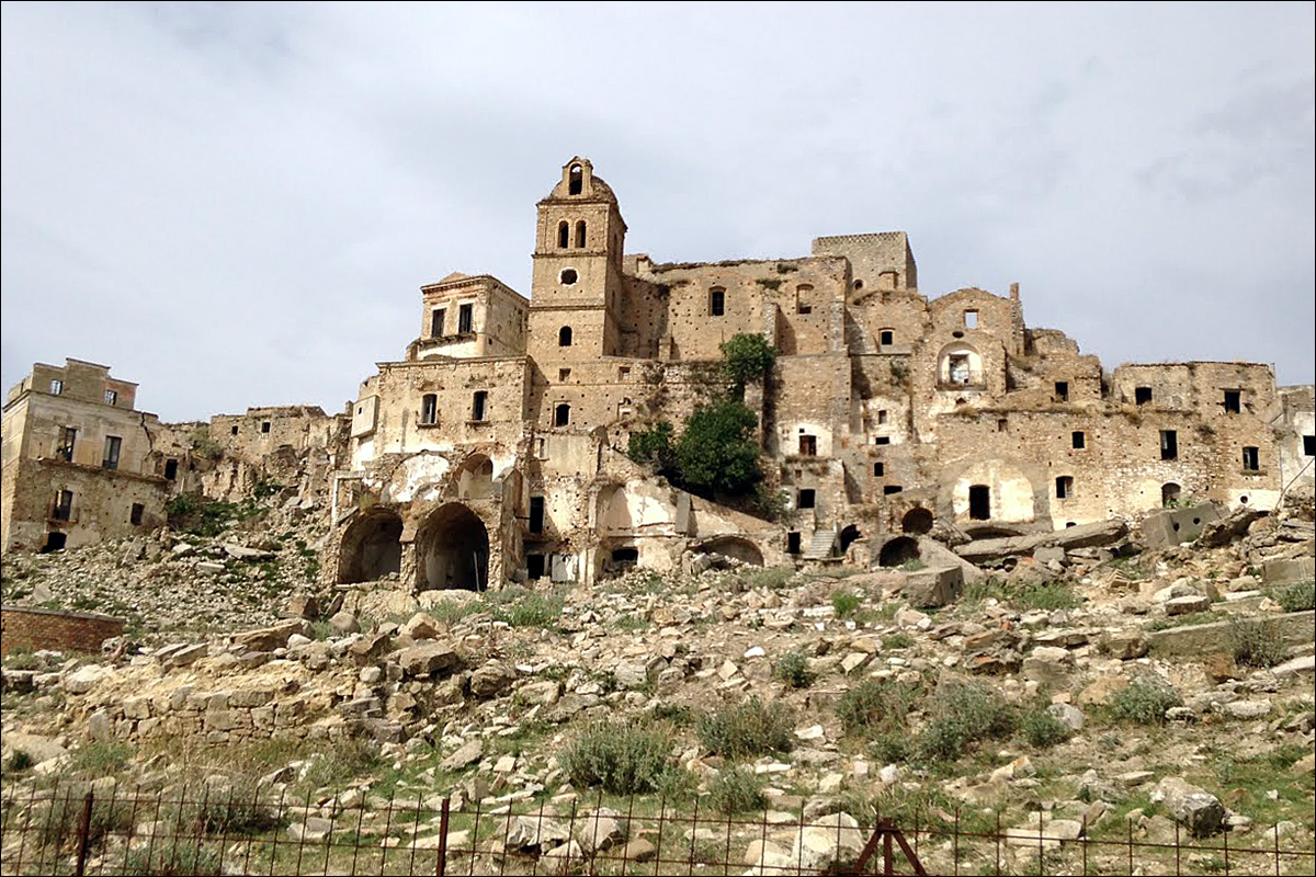 Il Regno: Photo of the Week: Craco Vecchio