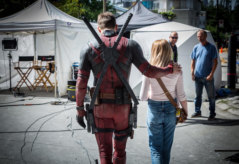 Deadpool recebe crianças de instituição de apoio à luta contra o câncer ...