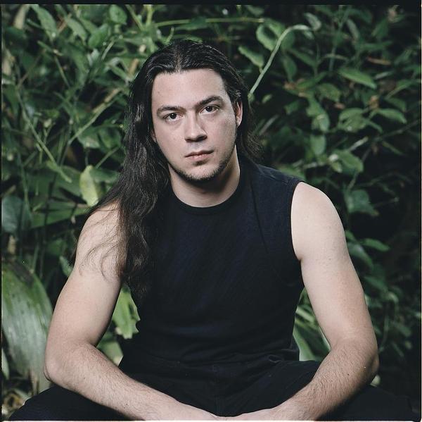 Hole of Music: Epica - Yves Huts sai da banda!