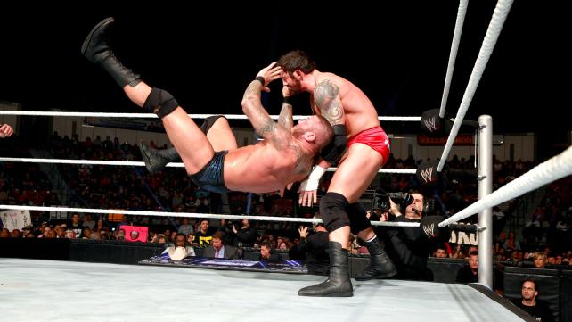 WWE In live!!!!: RANDY ORTON vs WADE BARRETT
