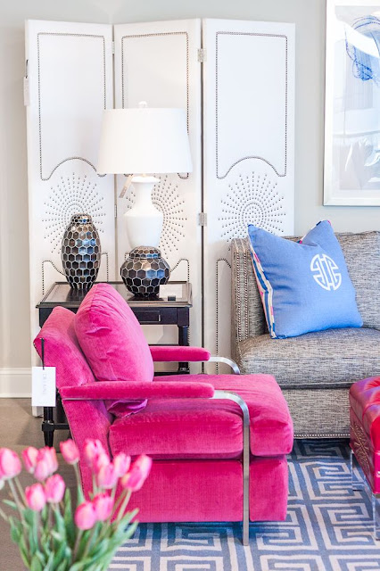 Eye For Design: Decorating With Hot Pink Furniture