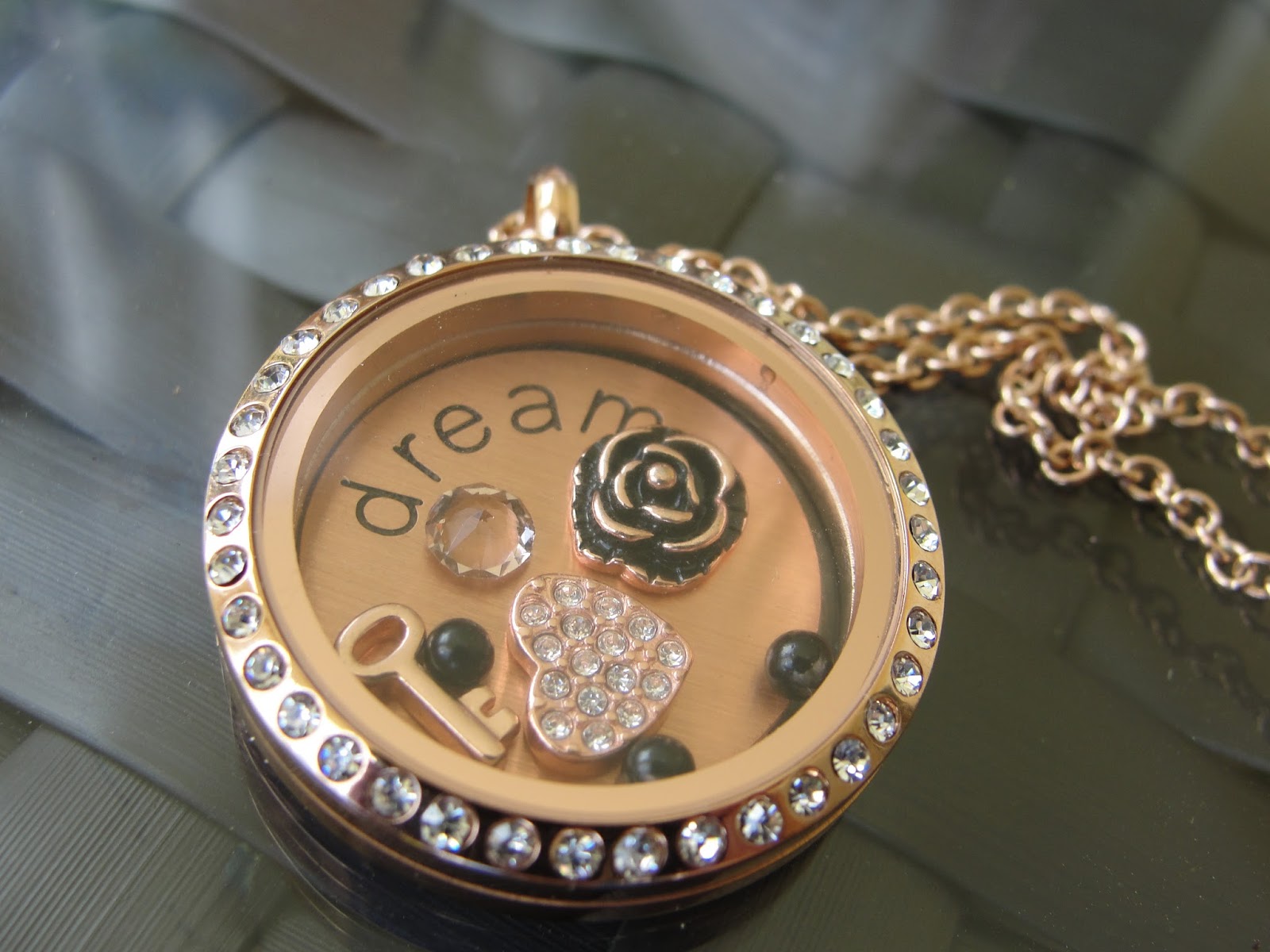 South Hill Designs: create your own unique locket!