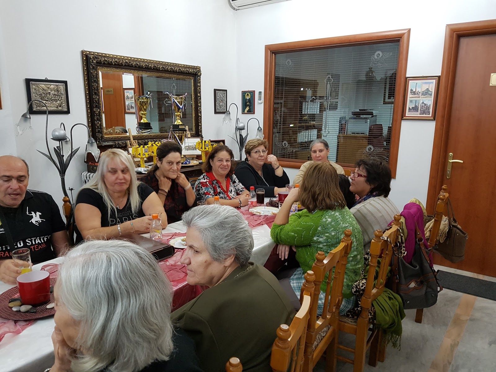 ΜΕ ΕΝΑ ΜΕΓΑΛΟ ΕΥΧΑΡΙΣΤΩ... - Ιερός Ναός Αγίων Θεοπατόρων Ιωακείμ και ...