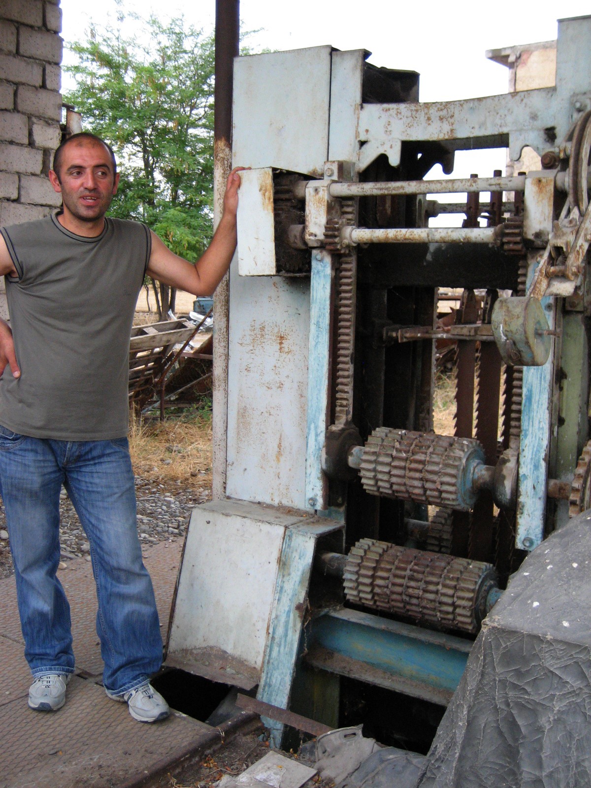 Living Rootless: Rustavi: Levan's Farm