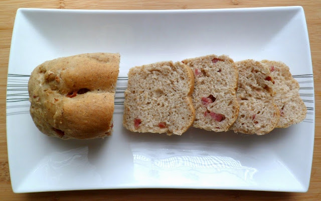 Les Crocs du Loupinet: Pain au saucisson sec et au poivre