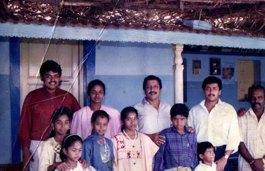 Surya and Karthi With Family Rare Pic HQ latest stills ~ Ztamil