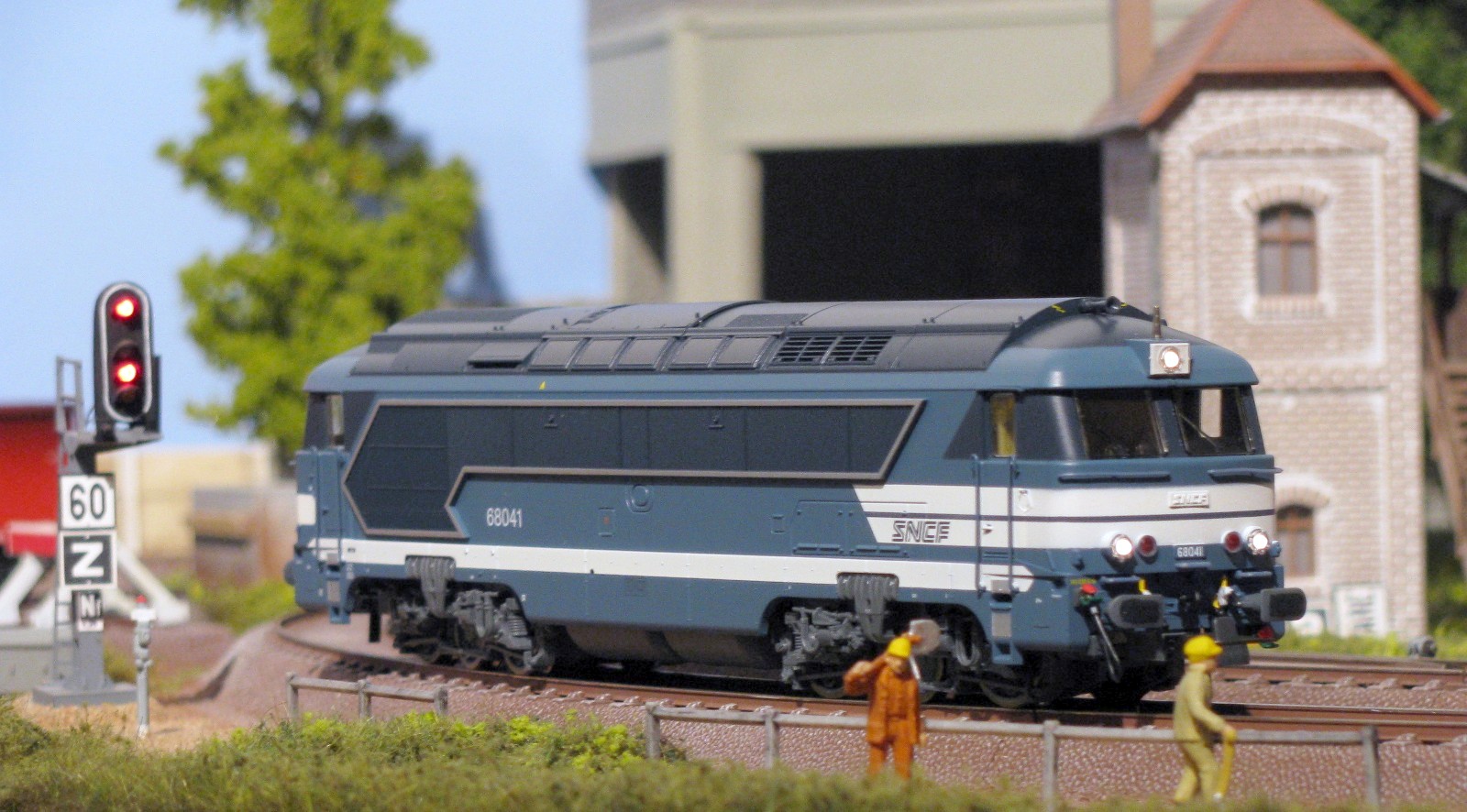 Voie de Débord: Locomotive : A1A A1A 68041