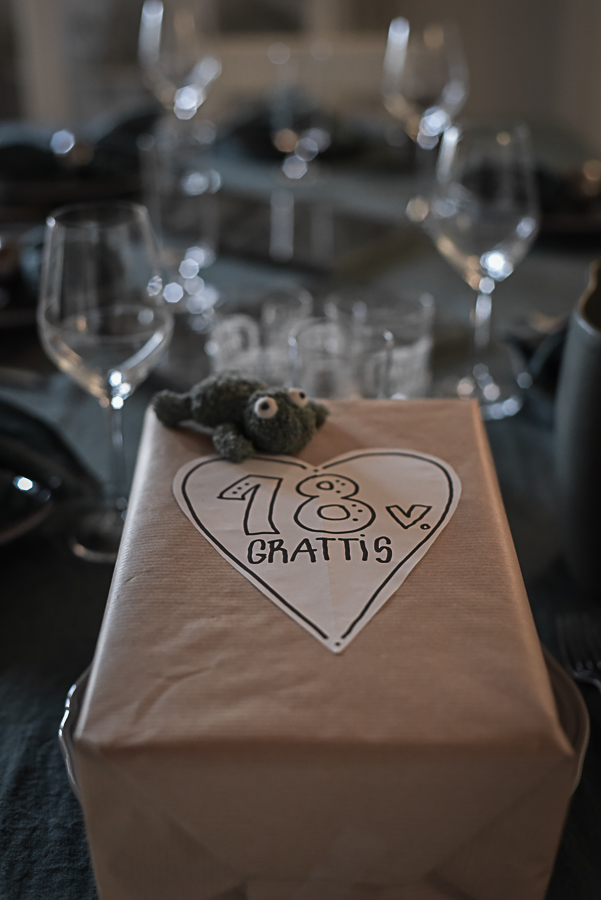 T U V U L L : ETT KALAS SENARE...