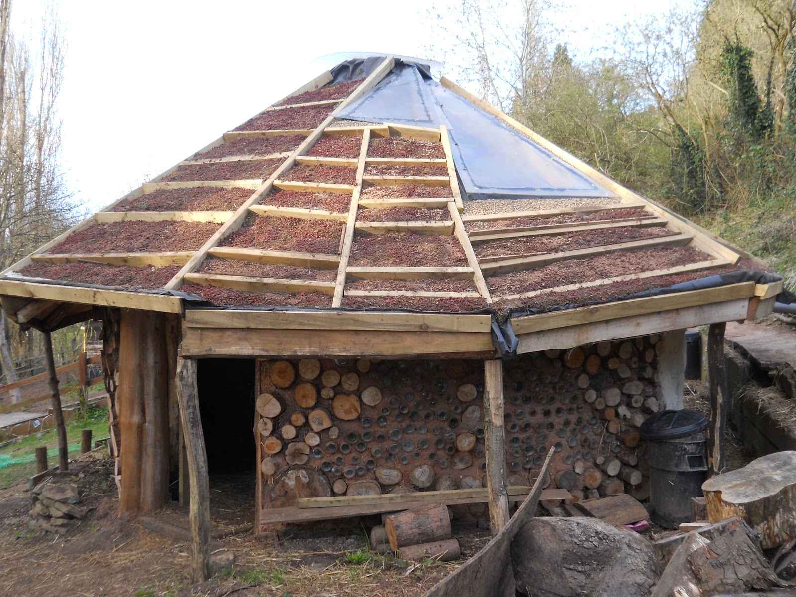 Finishing the roundhouse roof rebuild at Boiling Wells! | Carvings with ...