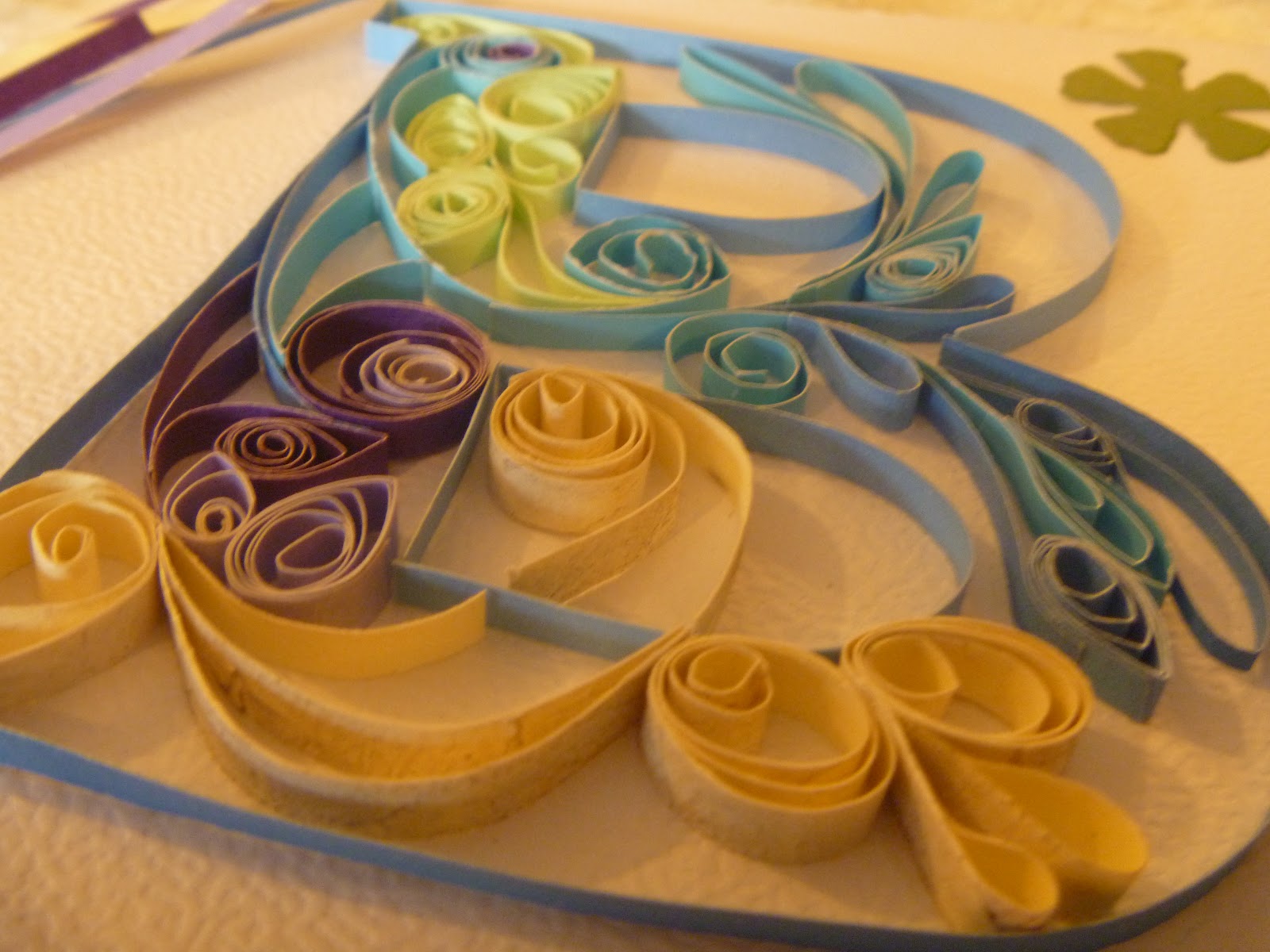 EMPAPELARCI: Monograma en quilling