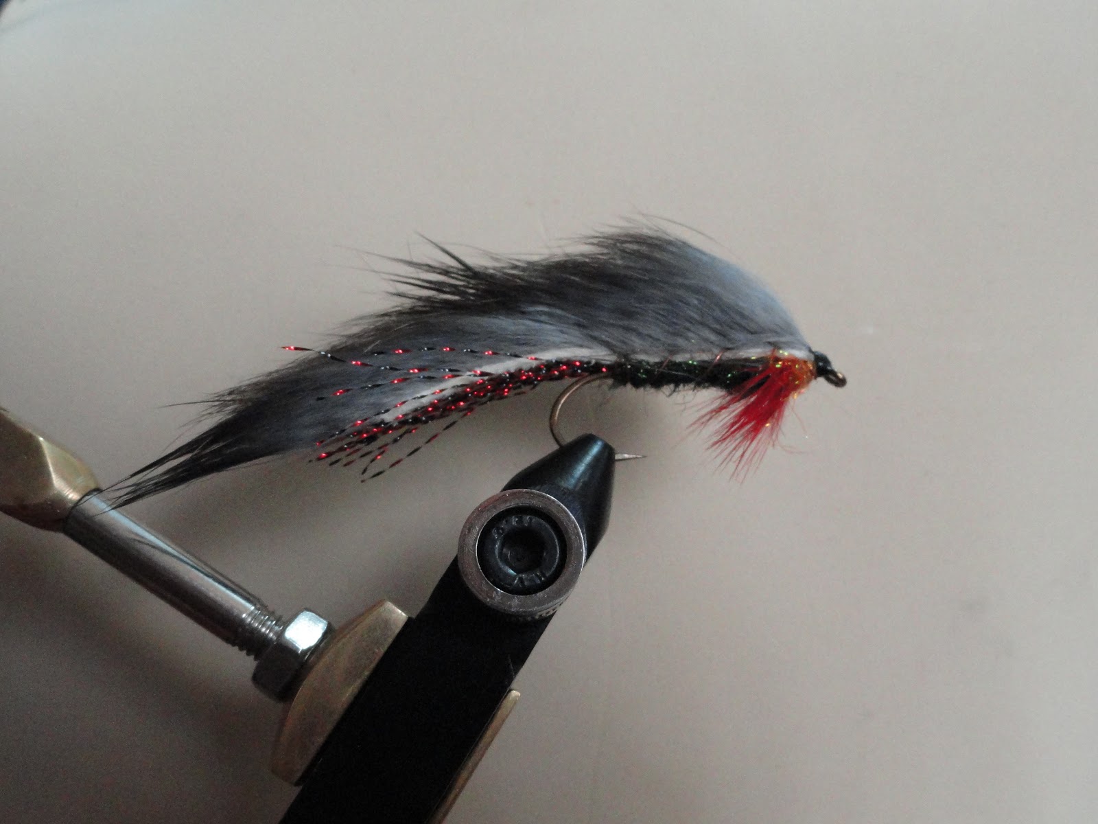 Excursiones de pesca con mosca - Fly Fishing Trips: Atado de Moscas