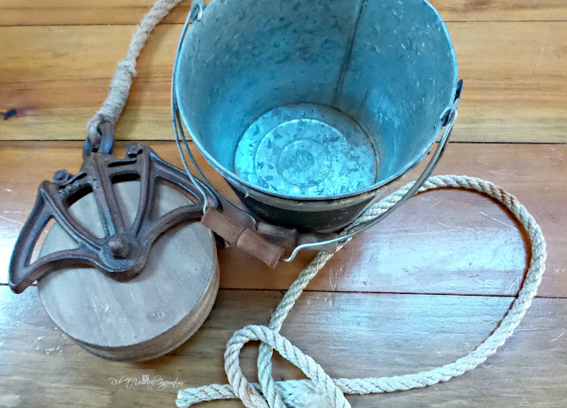 Farmhouse Pulley and Bucket Planter | Redo It Yourself Inspirations ...