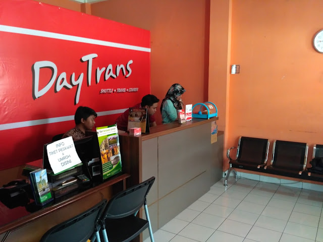 DayTrans Shuttle and Courier: KANTOR CABANG DAYTRANS SETURAN