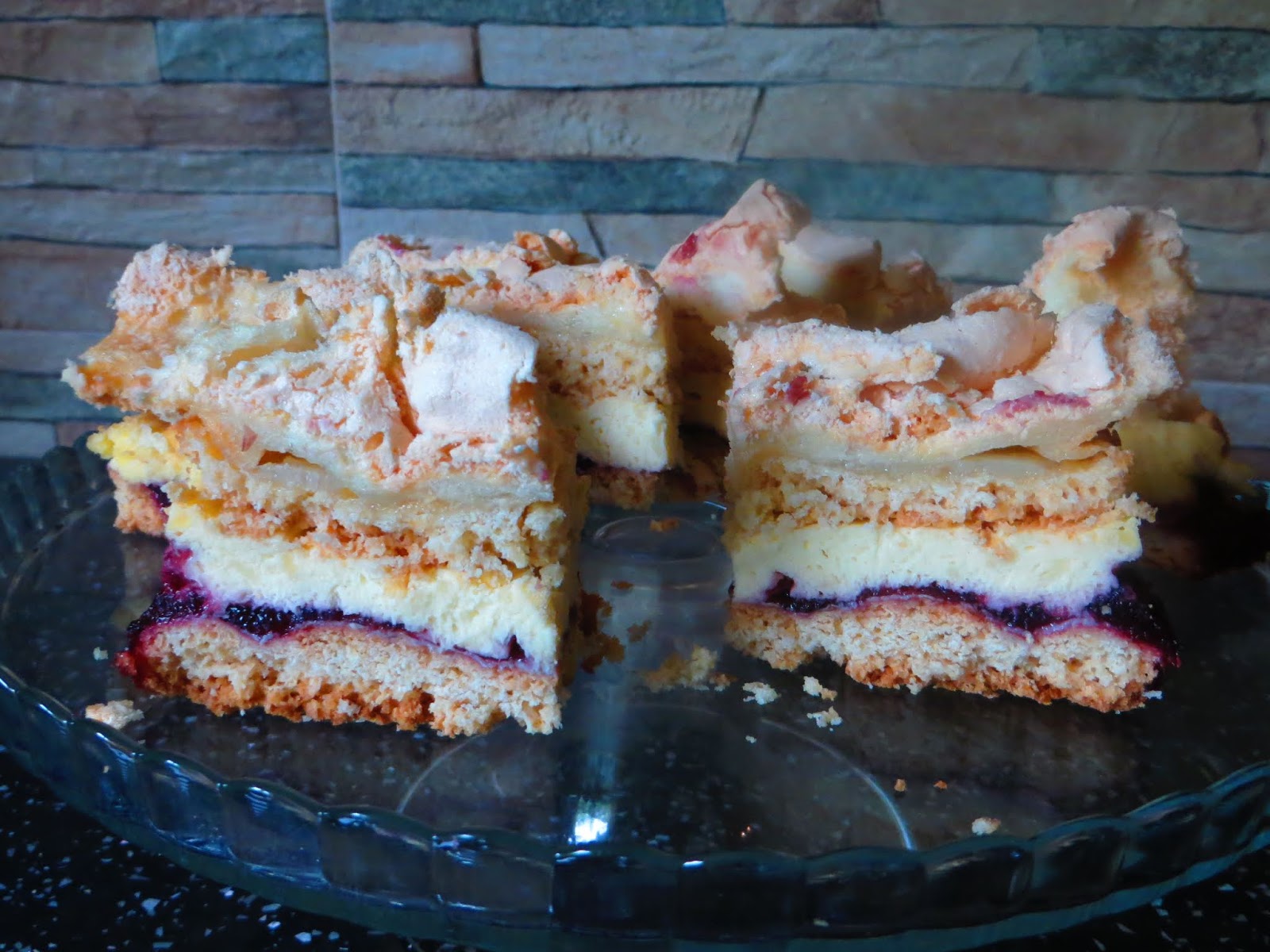 Domowe ciasta i obiady: Pychotka Bezowa