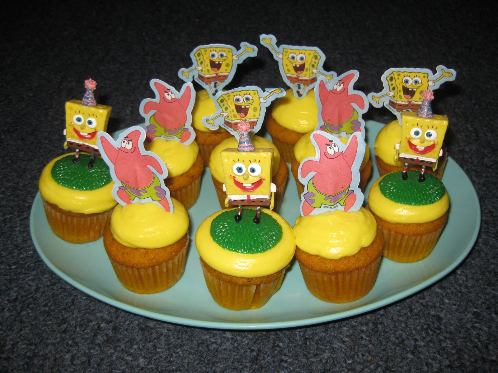 Jacqueline's Sweet Shop: Spongebob Cupcakes