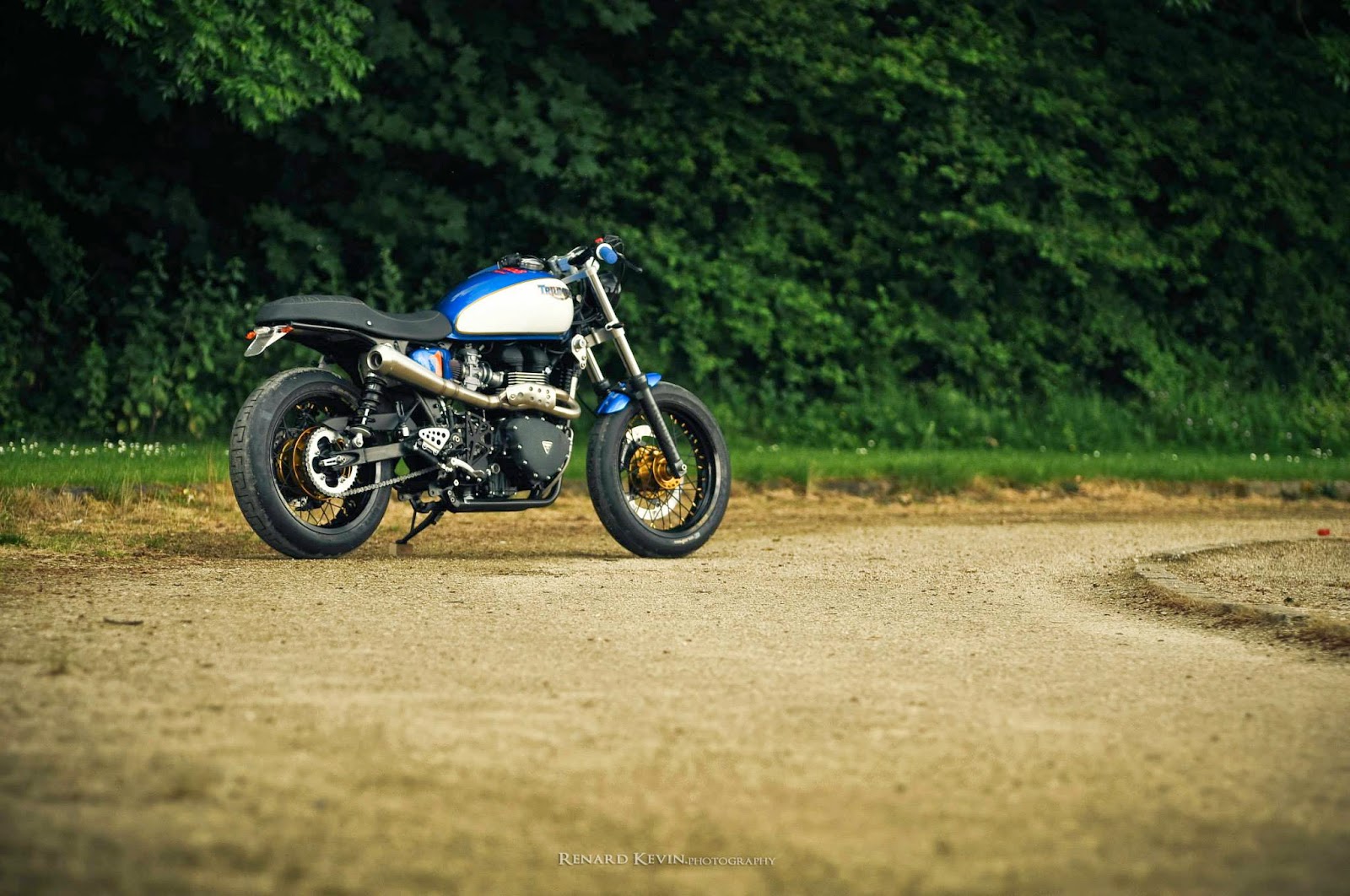 Racing Cafè: Triumph Thruxton Dirt Track by FCR Original
