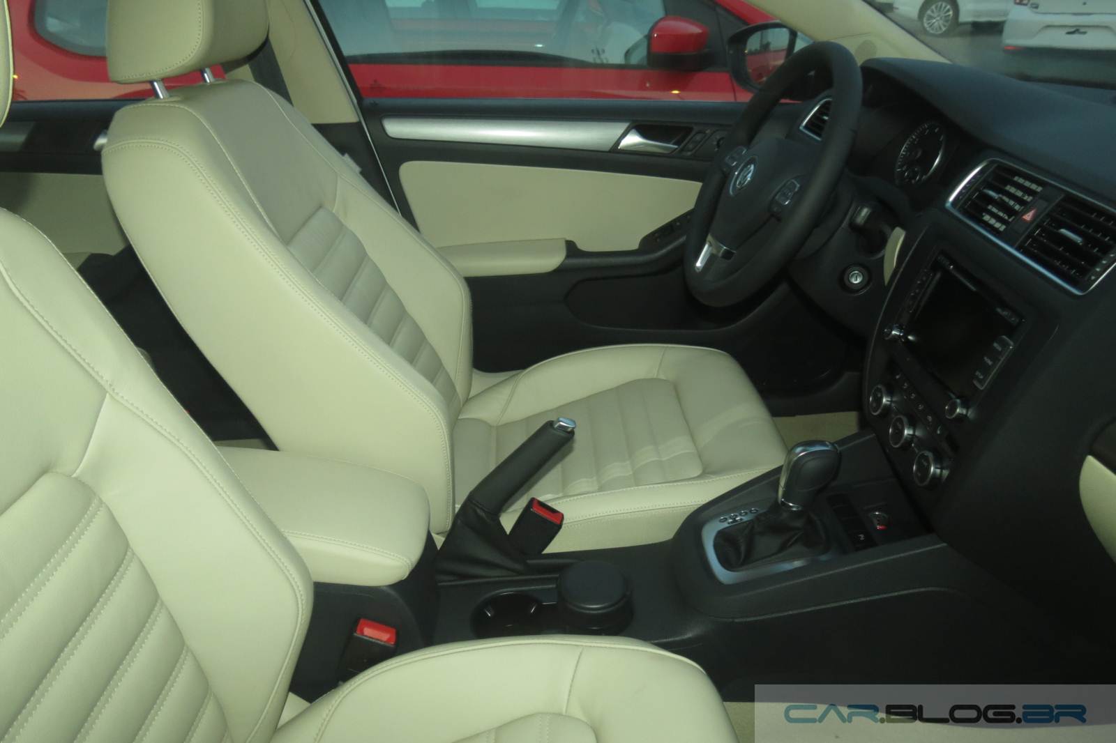 JORNAL R 7ª: VW Jetta TSI x Golf Highline: preço, performance e consumo.