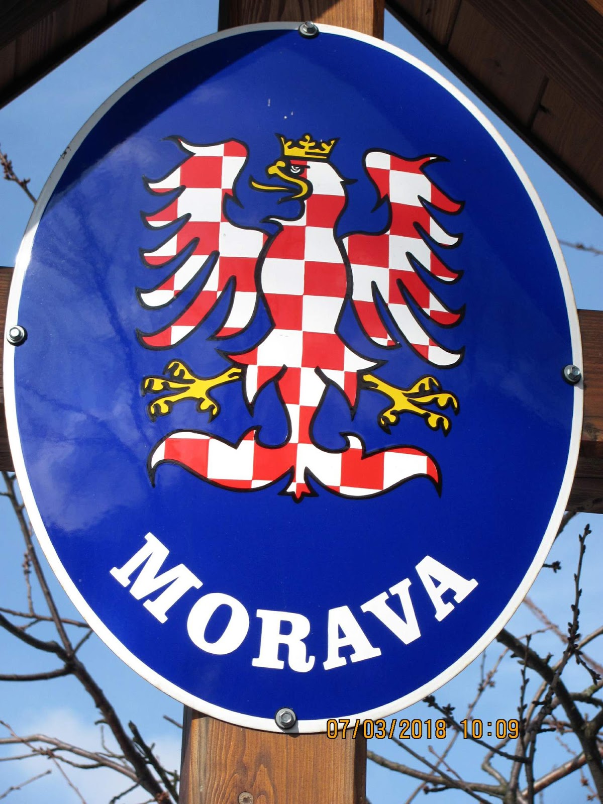 Moravská orlice: Cedule se znaky Moravy a Slezska cestou z Ostravice na ...