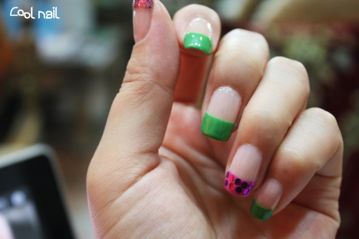 MagazinePAPA: Green and pink gel nail, pink spangles, gel polish, care ...