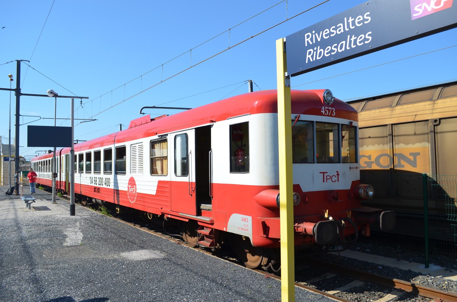 ESCAPADAS CON RAILES.TODAS MIS EXPERIENCIAS VIAJERAS: EL TREN ROJO (LE ...