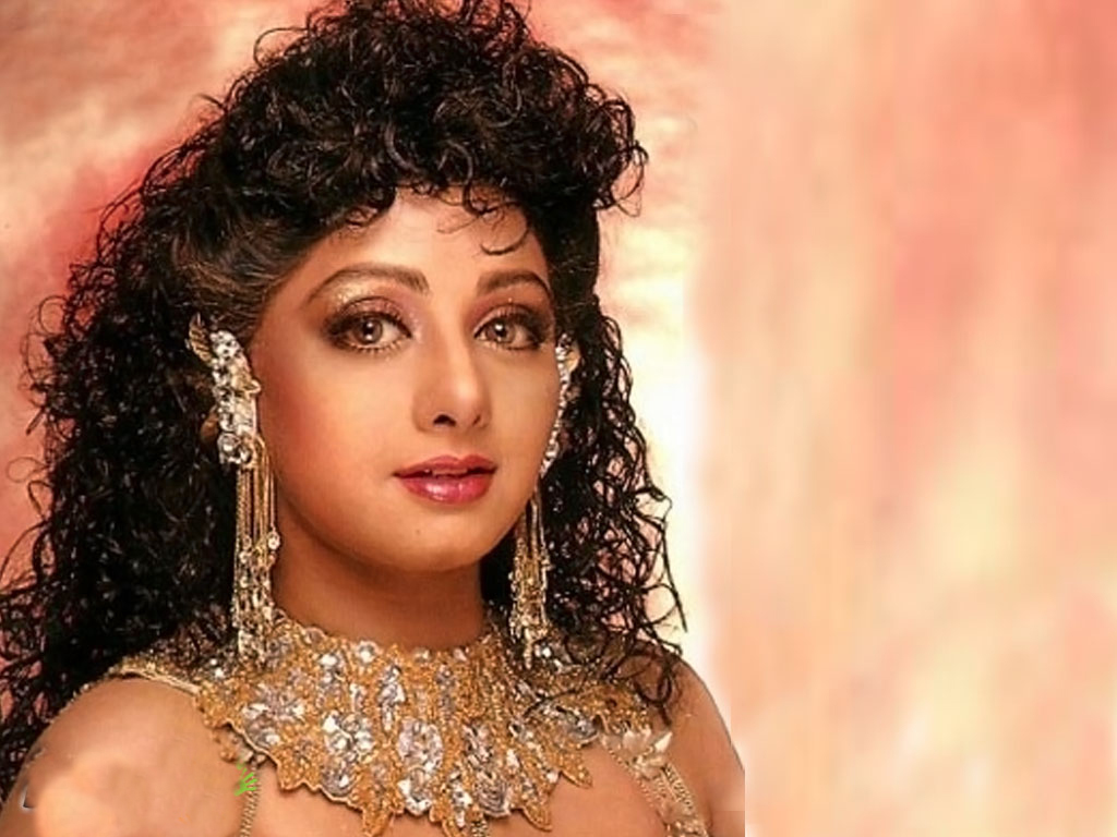 Photos of Seri Devi most beautiful Actress - OLD PICTURES OF FAMOUS ...