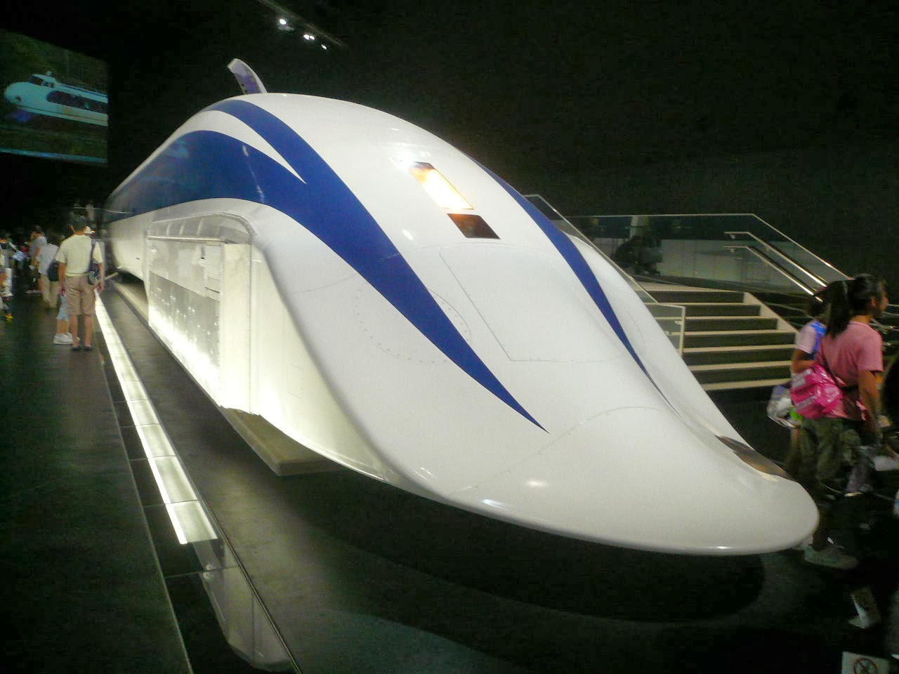 TomoChan Store: Enjoy the linear motor car and steam locomotive at a time