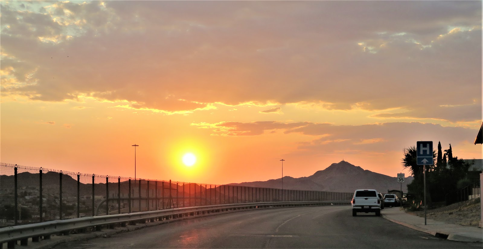 Living Rootless: June 2017