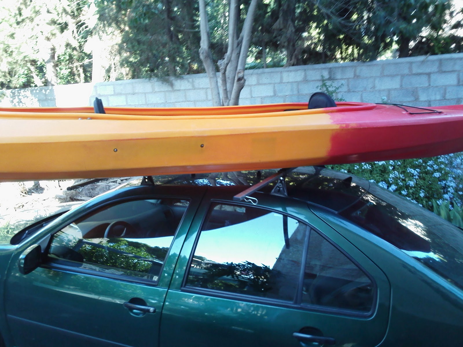 KAYAK MAR MENOR: COMO SUBIR SOLITO EL KAYAK EN LA BACA DEL COCHE