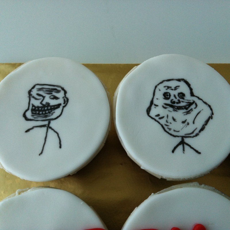 TeaRoom by Bel Jee: Meme cupcakes