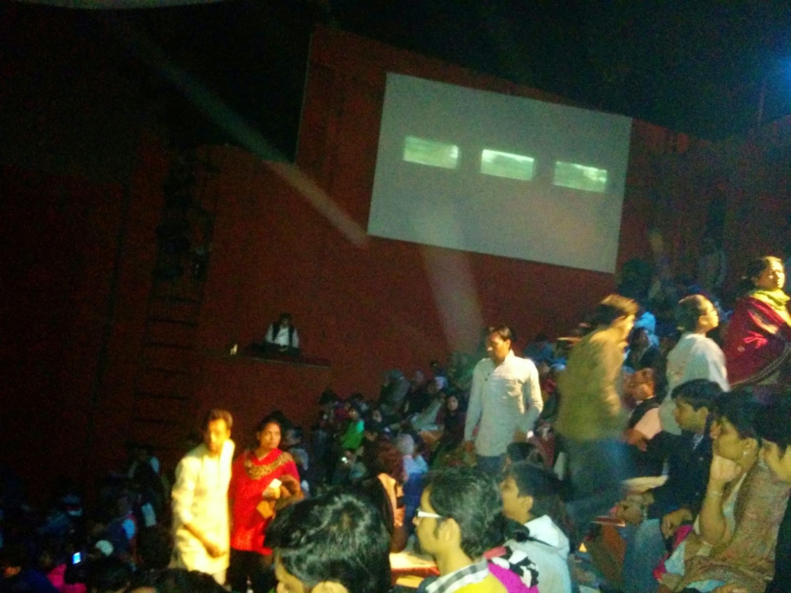 An evening at Natrani theatre: Kadak Badshahi | Nomadic Suitcase