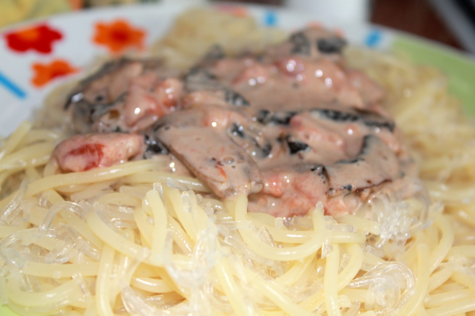 Neringos užrašai: Ryžių makaronai su pievagrybiais