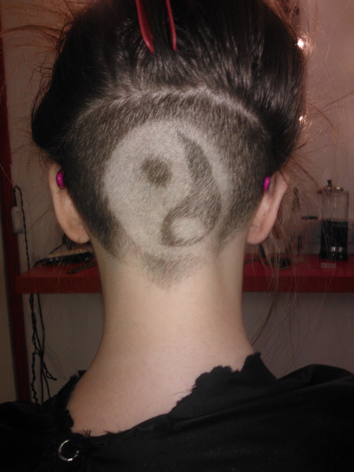 Geek Chic: Under ponytail/nape shave experience!