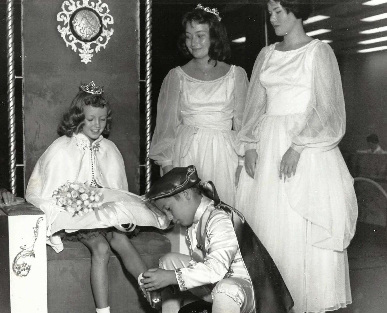 Detroit Memories Newsletter Cinderellas Glass Slipper 1960