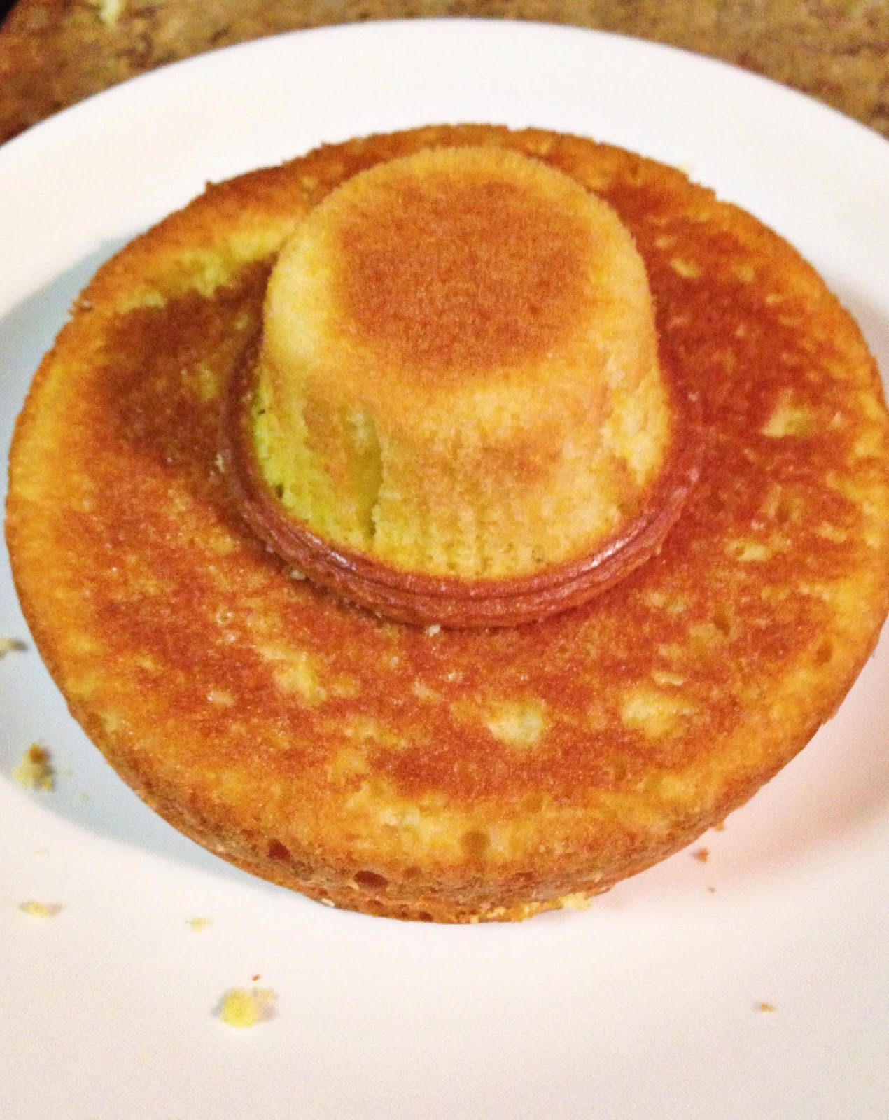 Do Tell, Anabel: How to Make a Mini Mariachi Sombrero Cake!