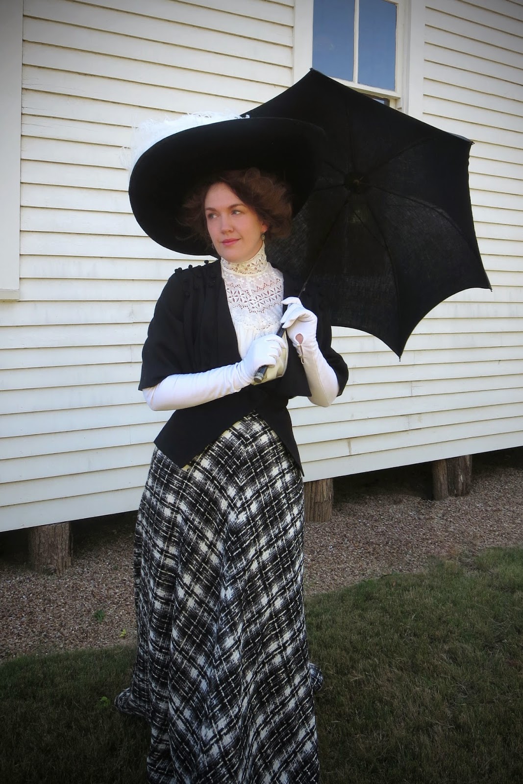 Festive Attyre: Edwardian half-mourning dress pics