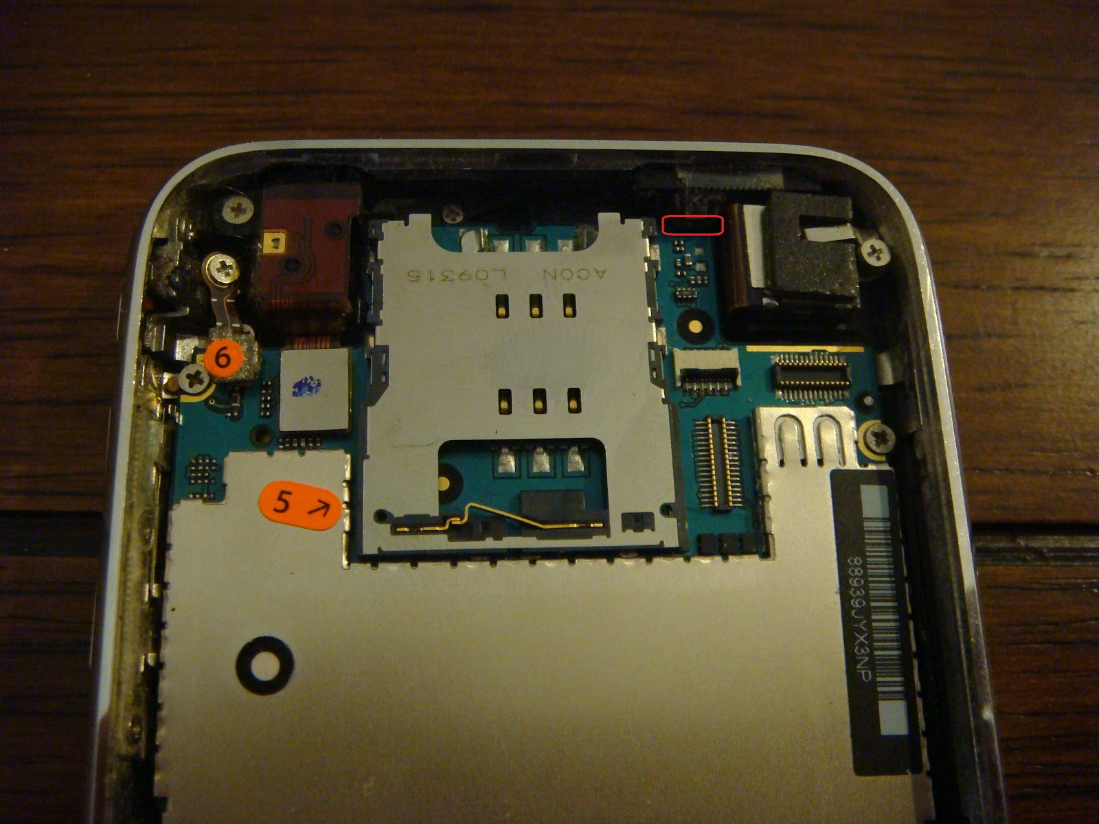 Nick's Project Blog: How to reconnect your iPhone 3GS's camera after ...