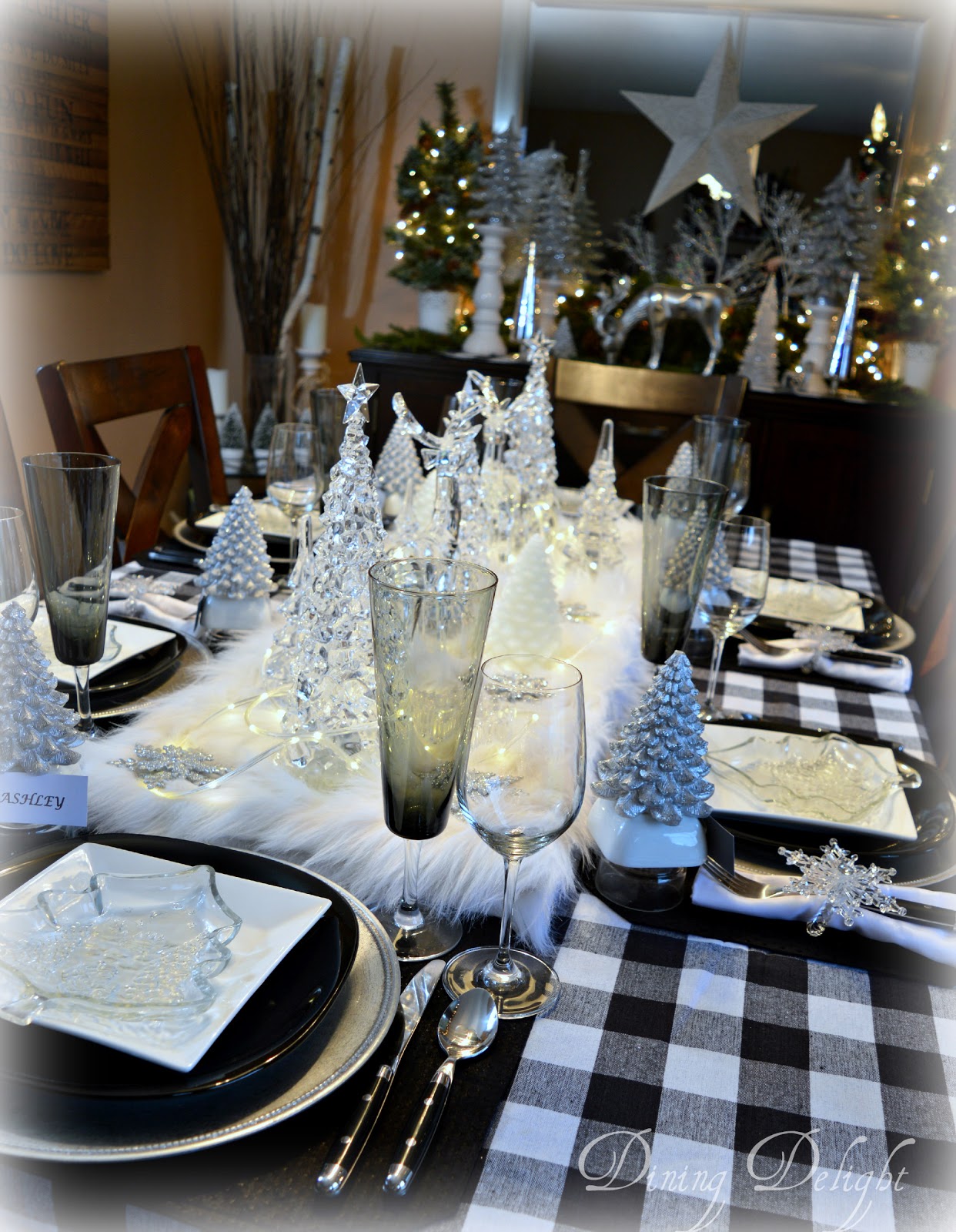 Dining Delight: Buffalo Check Goes Upscale Tablescape