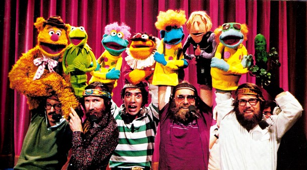 28 Fascinating Photos of Behind the Scenes With the Muppets From the ...