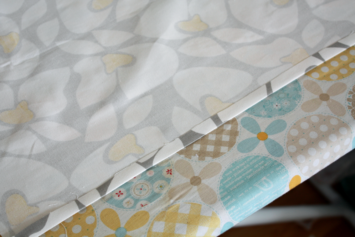 Tutorial: Easy Peasy Envelope Closure Throw Pillow Cover - Naturally ...