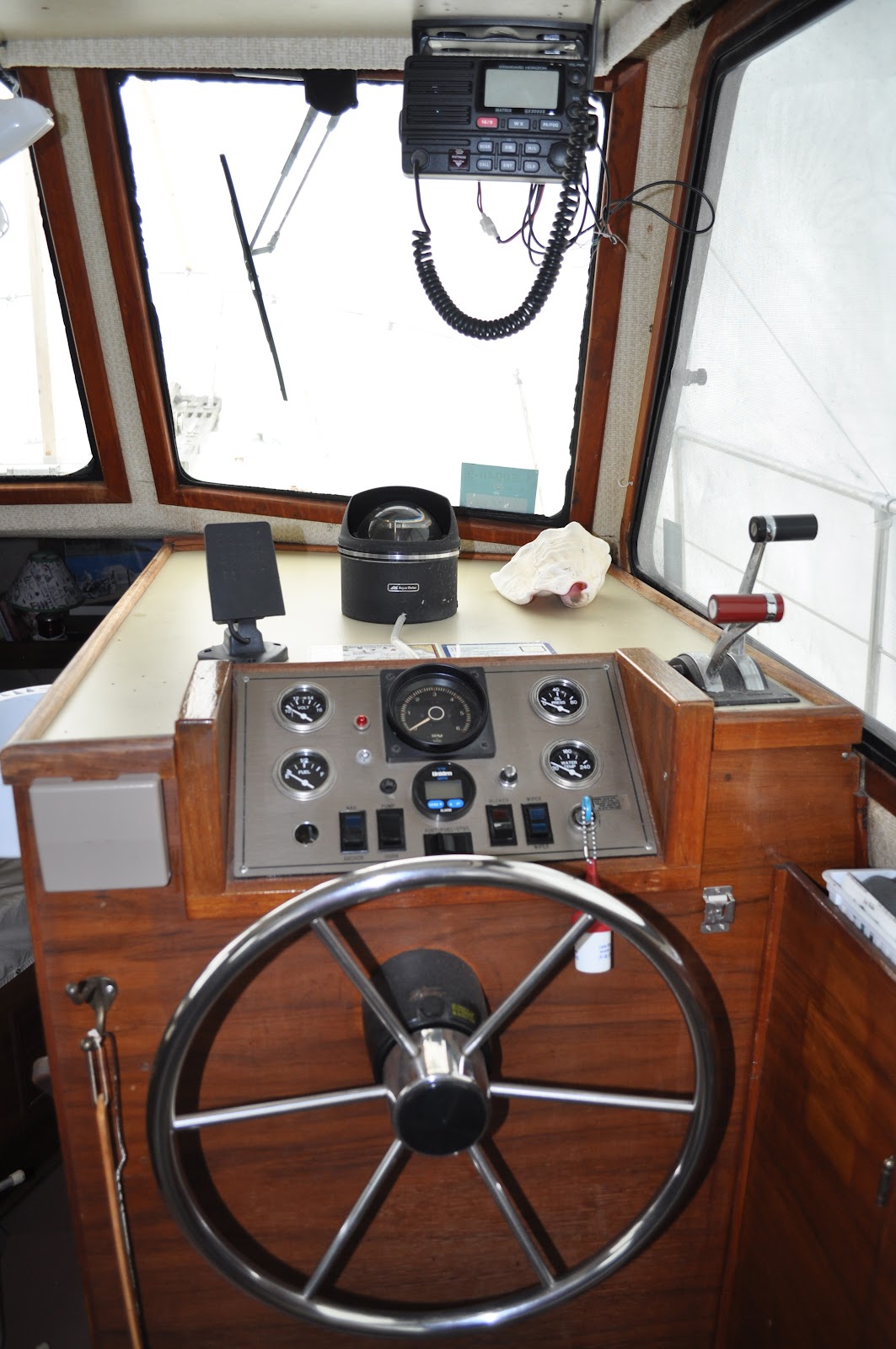JoyRide82: Campion Adventurer - 30 ft Sedan Trawler with Flybridge