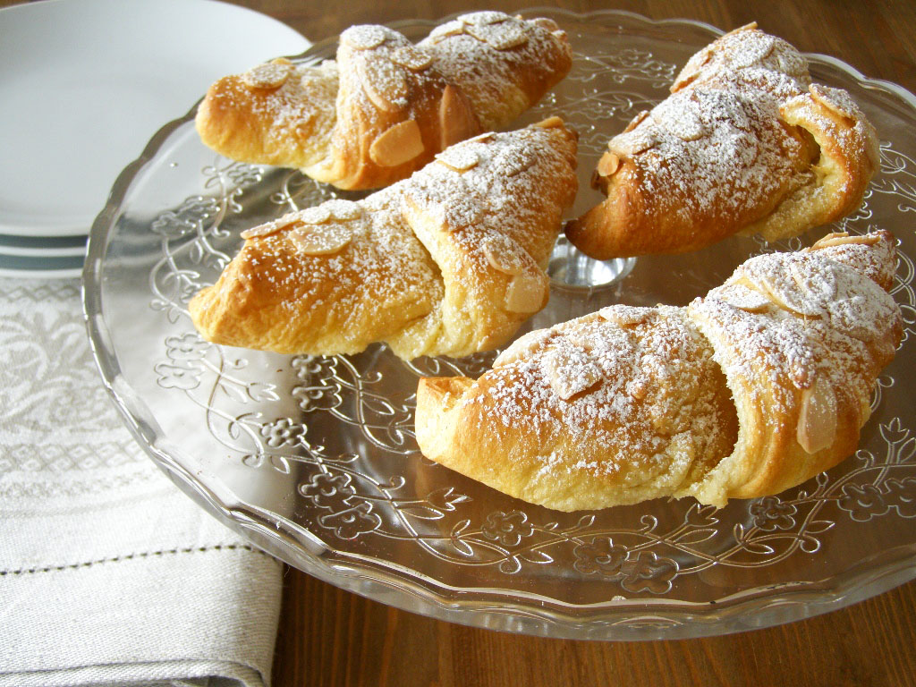 maple•spice: Cupcakes, Croissants, Biscuits and Lazy Cooking!